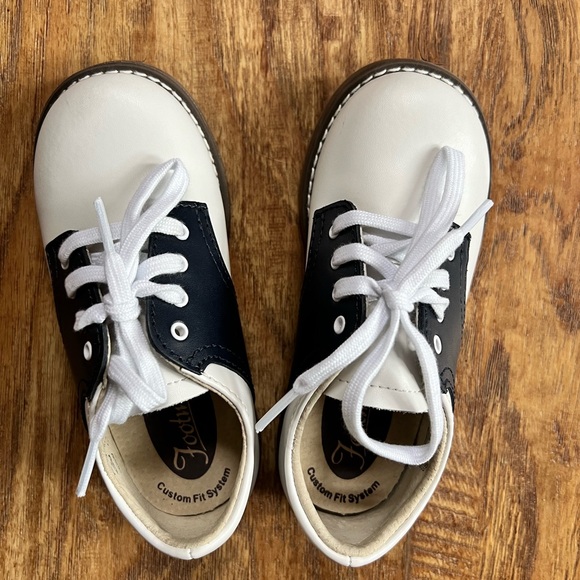 FootMates | Shoes | Like New Toddlers Size 9 Footmates Leather Saddle ...